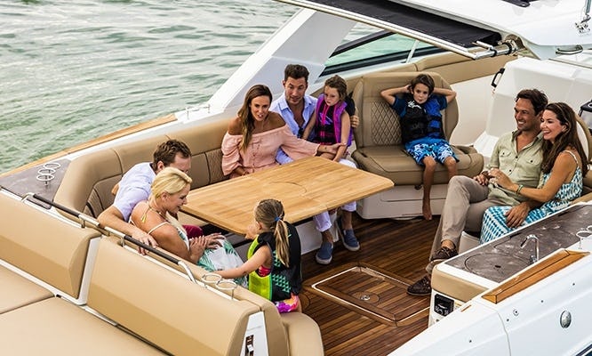 Sea Ray Super Lux | Jet's Private Boat Tours