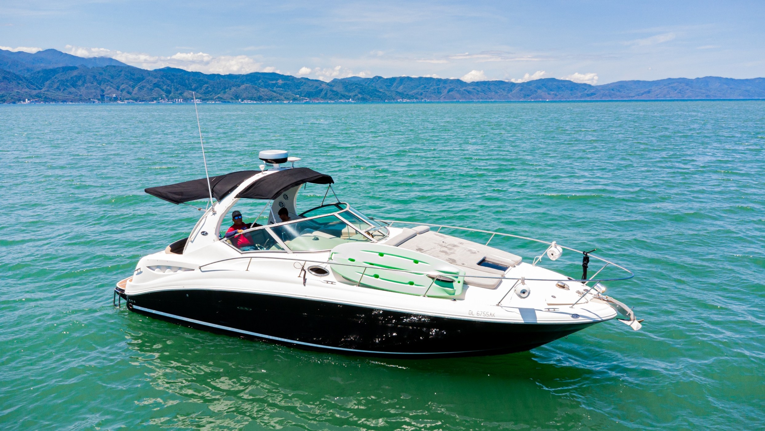 36' Sea Ray Lux | Jet's Private Boat Tours